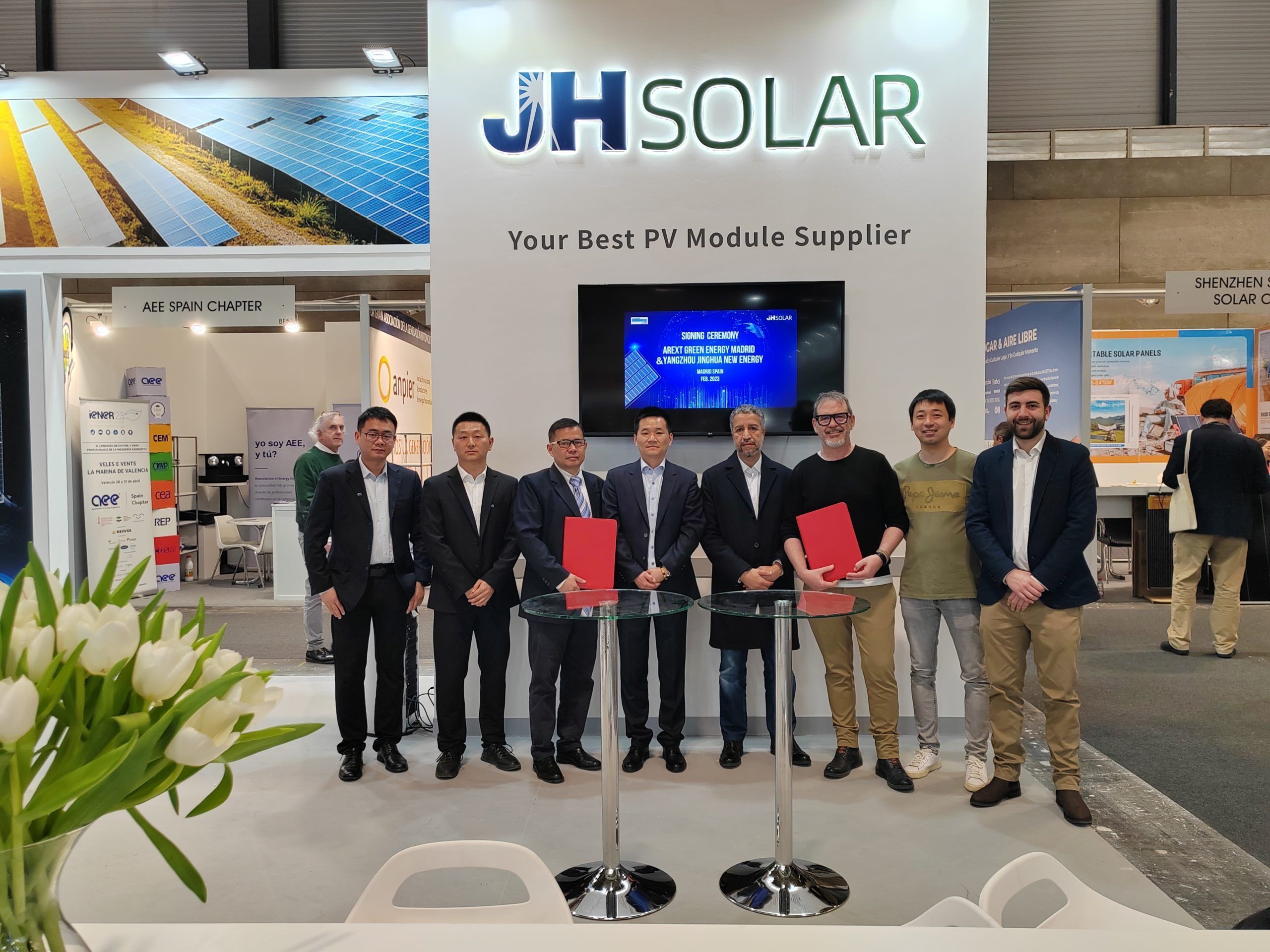JH Solar showcases advanced products and enters into partnership at ...