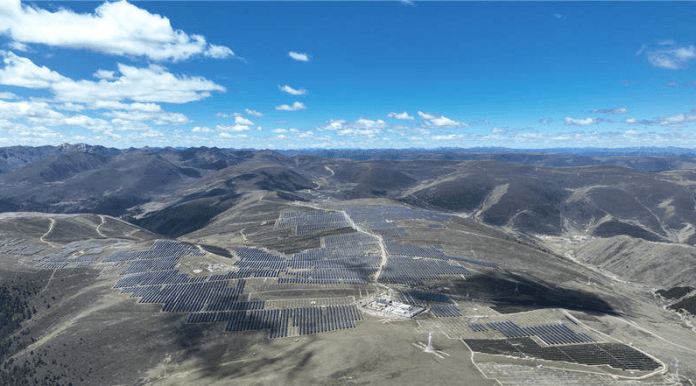 China takes solar power station to higher altitude